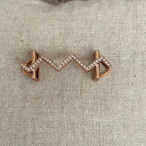 Stella & Dot | Jewelry | Keep Collective Zigzag Charm | Poshmark